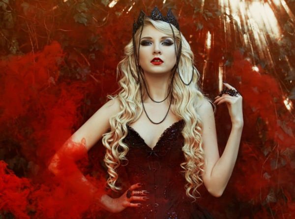 This month's Gothic & Amazing Magazine and High Fashion – Atmostfear ...