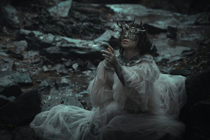 The Late Witches and the New Science in Renaissance - Atmostfear ...